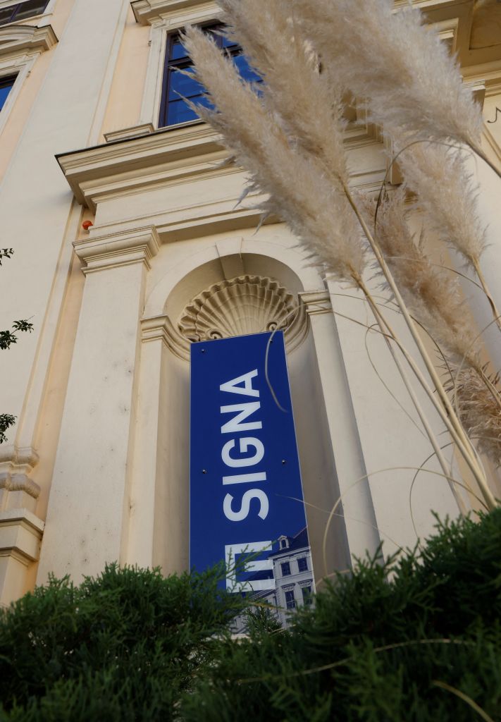 Blatt - Wichtiger Baustein in Benkos Signa-Reich vor der Insolvenz • news • onvista