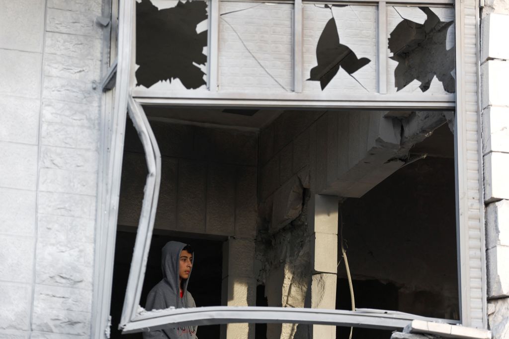 Zusammenstöße zwischen Polizei und Palästinensern bei Razzia in Ramallah • news • onvista