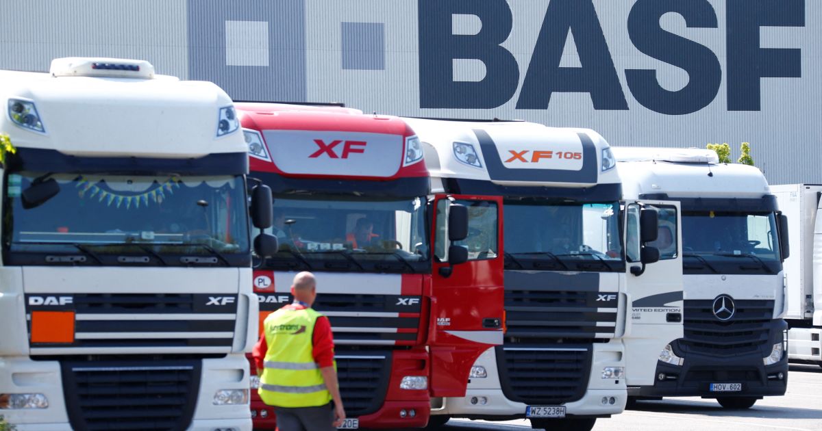 Dauerkrise bei BASF - Mehr Einsparungen und weiterer Stellenabbau • news • onvista