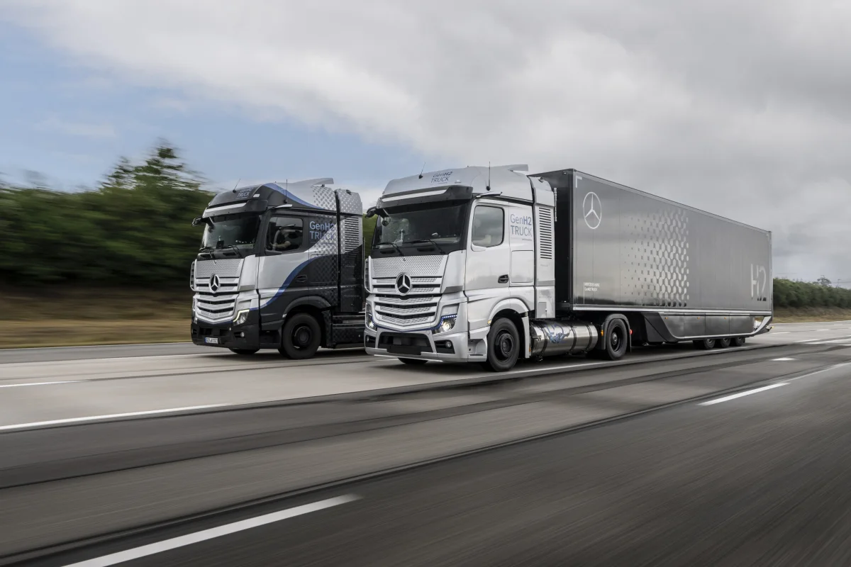 Daimler Truck und Toyota bringen Lkw-Töchter an japanische Börse • onvista